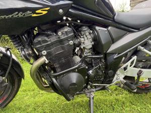 Black Suzuki GSF 2005 in Rokiskis, with an engine capacity of 0.65 L and mileage of 43 thousand km for 2300 €, photo 7 on AUTOMOTO.COM.LV