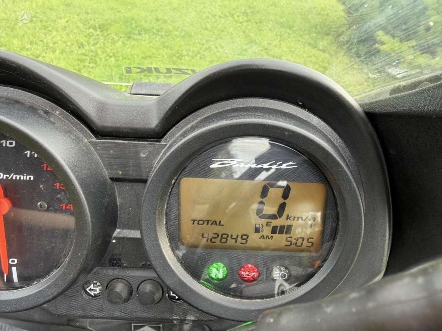 Black Suzuki GSF 2005 in Rokiskis, with an engine capacity of 0.65 L and mileage of 43 thousand km for 2300 €, photo 19 on AUTOMOTO.COM.LV