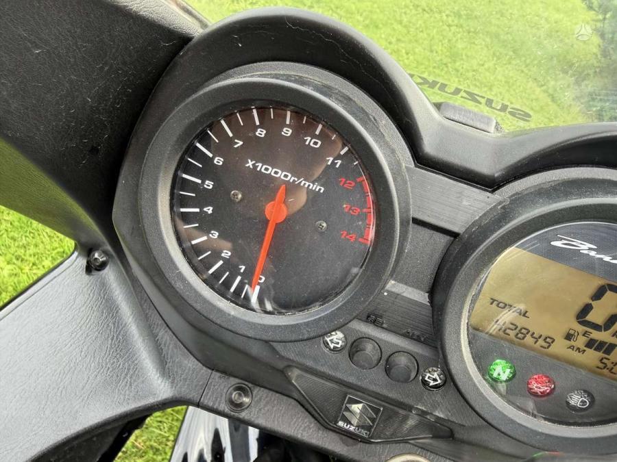 Black Suzuki GSF 2005 in Rokiskis, with an engine capacity of 0.65 L and mileage of 43 thousand km for 2300 €, photo 21 on AUTOMOTO.COM.LV