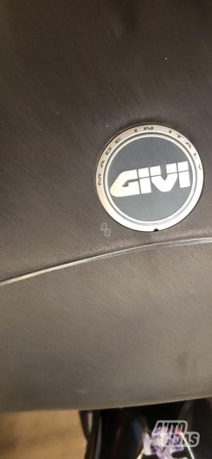 Melns Suzuki GSF 2006 Utena, ar dzinēja tilpumu 0.66 L un nobraukumu 67 tūkst. km par 2450 €, foto 11 vietnē AUTOMOTO.COM.LV