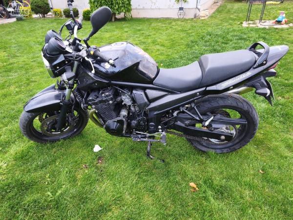 Black Suzuki GSF 2006 in Radviliskis, with an engine capacity of 0.65 L and mileage of 13 thousand km for 1350 €, photo 3 on AUTOMOTO.COM.LV