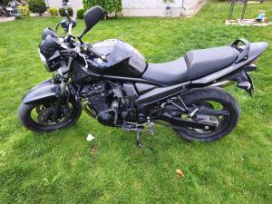 Melns Suzuki GSF 2006 Radviliškis, ar dzinēja tilpumu 0.65 L un nobraukumu 13 tūkst. km par 1350 €, foto 3 vietnē AUTOMOTO.COM.LV