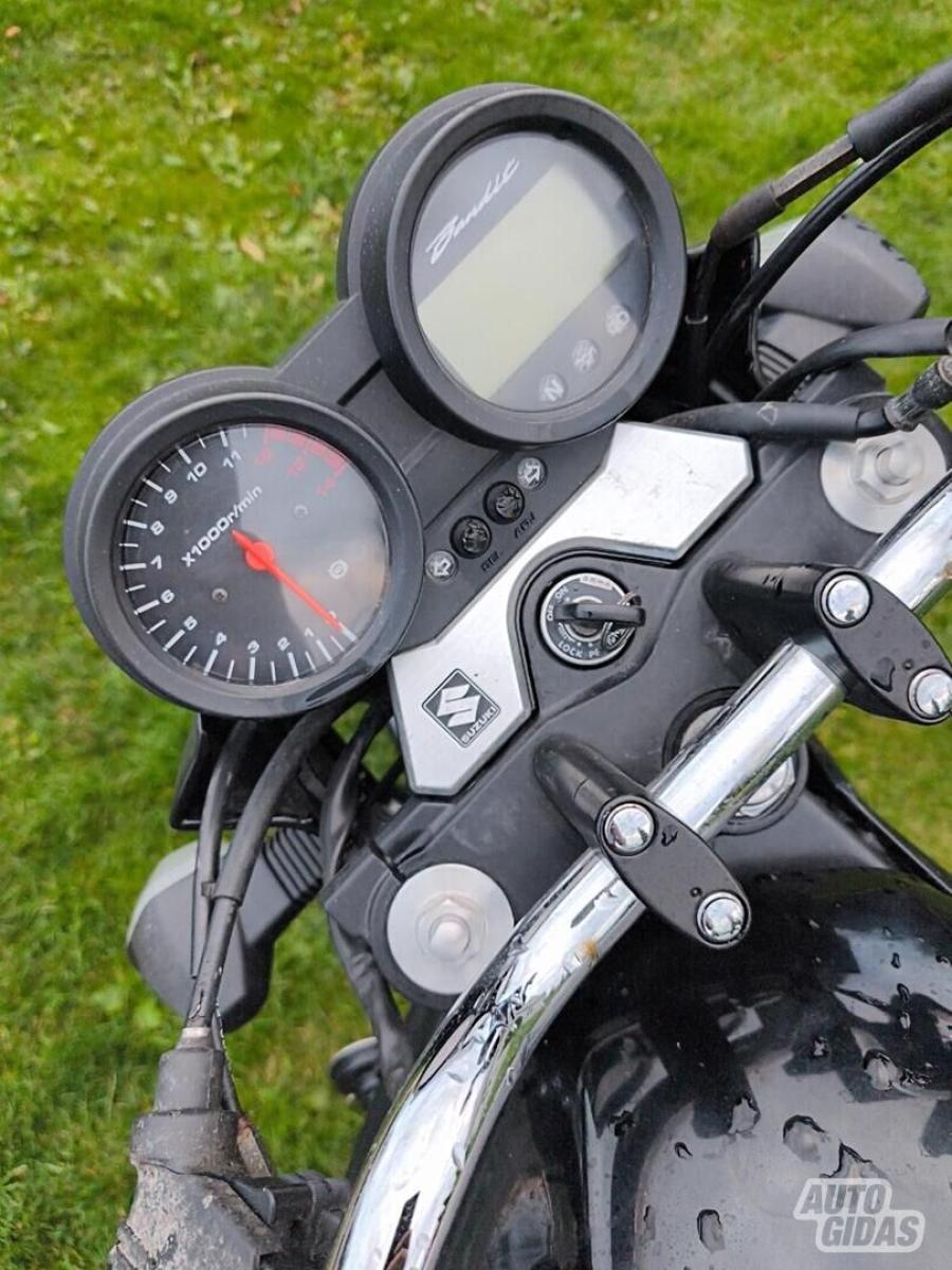 Melns Suzuki GSF 2006 Radviliškis, ar dzinēja tilpumu 0.65 L un nobraukumu 13 tūkst. km par 1350 €, foto 21 vietnē AUTOMOTO.COM.LV