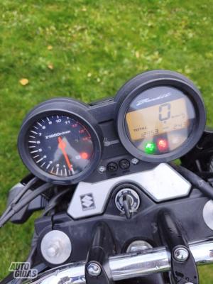 Melns Suzuki GSF 2006 Radviliškis, ar dzinēja tilpumu 0.65 L un nobraukumu 13 tūkst. km par 1350 €, foto 22 vietnē AUTOMOTO.COM.LV