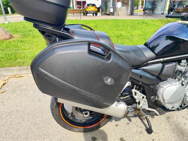 Black Suzuki GSF 2007 in Kaunas, with an engine capacity of 1.25 L and mileage of 107 thousand km for 3000 €, photo 5 on AUTOMOTO.COM.LV
