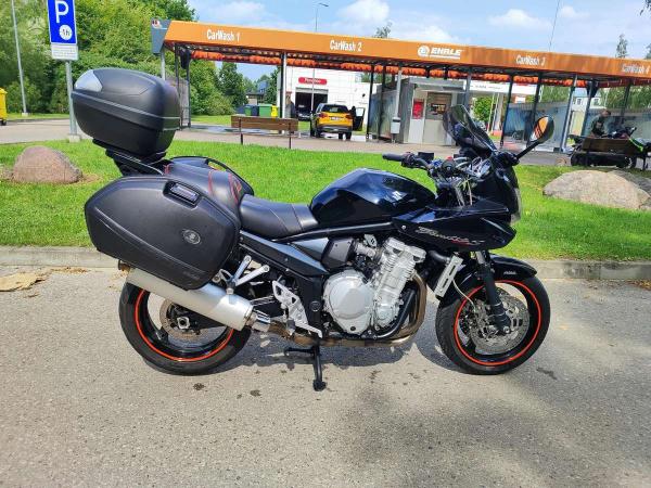 Black Suzuki GSF 2007 in Kaunas, with an engine capacity of 1.25 L and mileage of 107 thousand km for 3000 €, photo 10 on AUTOMOTO.COM.LV