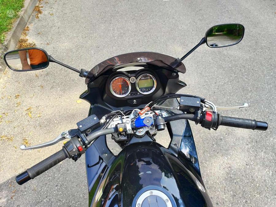 Black Suzuki GSF 2007 in Kaunas, with an engine capacity of 1.25 L and mileage of 107 thousand km for 3000 €, photo 12 on AUTOMOTO.COM.LV
