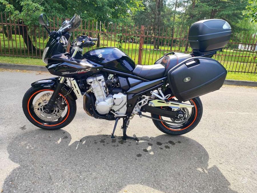 Black Suzuki GSF 2007 in Kaunas, with an engine capacity of 1.25 L and mileage of 107 thousand km for 3000 €, photo 13 on AUTOMOTO.COM.LV