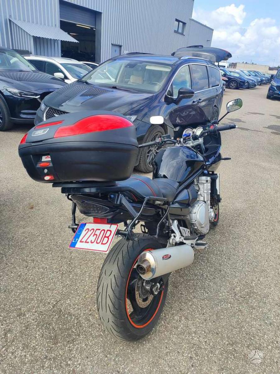 Black Suzuki GSF 2007 in Kaunas, with an engine capacity of 1.25 L and mileage of 107 thousand km for 3000 €, photo 32 on AUTOMOTO.COM.LV