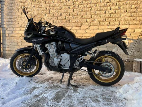 Melns Suzuki GSF 2008 Birštonas, ar dzinēja tilpumu 0.66 L un nobraukumu 46 tūkst. km par 2399 €, foto 3 vietnē AUTOMOTO.COM.LV