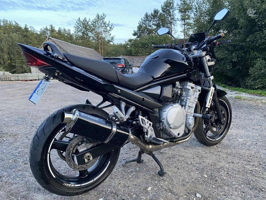 Black Suzuki GSF 2008 in Vilnius, with an engine capacity of 0.65 L and mileage of 37 thousand km for 2750 €, photo 5 on AUTOMOTO.COM.LV