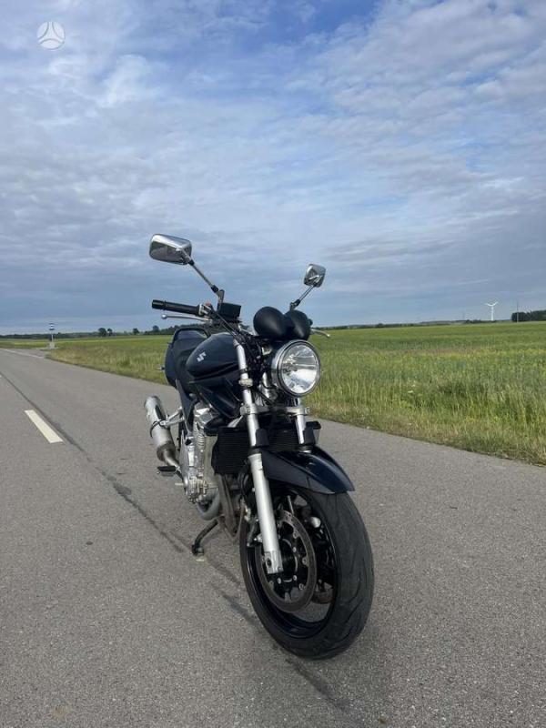 Black Suzuki GSF 2009 in Gargzdai, with an engine capacity of 0.66 L and mileage of 38 thousand km for 2250 €, photo 2 on AUTOMOTO.COM.LV