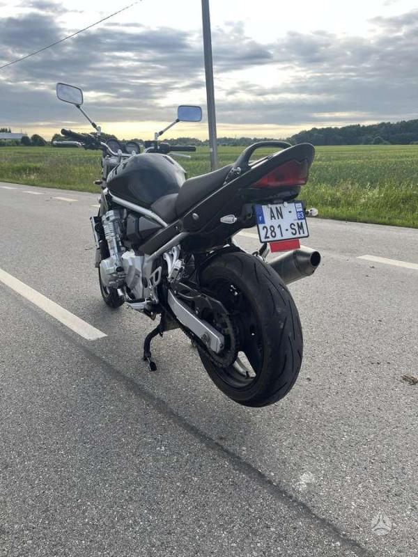 Black Suzuki GSF 2009 in Gargzdai, with an engine capacity of 0.66 L and mileage of 38 thousand km for 2250 €, photo 4 on AUTOMOTO.COM.LV