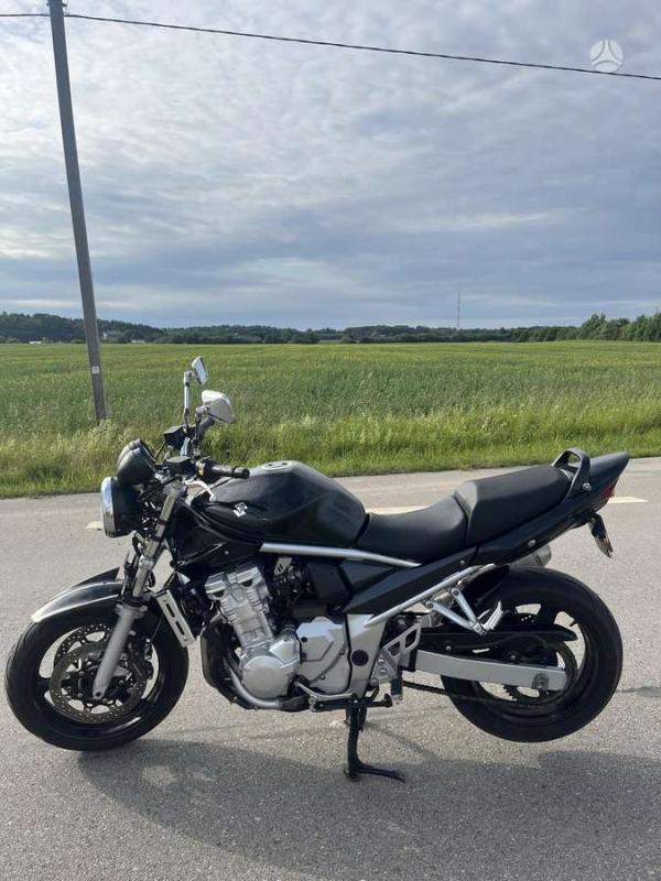 Black Suzuki GSF 2009 in Gargzdai, with an engine capacity of 0.66 L and mileage of 38 thousand km for 2250 €, photo 6 on AUTOMOTO.COM.LV