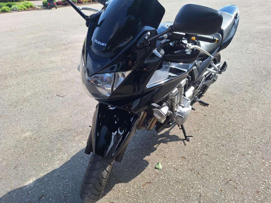 Melns Suzuki GSF 2009 Šauļi, ar dzinēja tilpumu 0.66 L un nobraukumu 57 tūkst. km par 2400 €, foto 9 vietnē AUTOMOTO.COM.LV