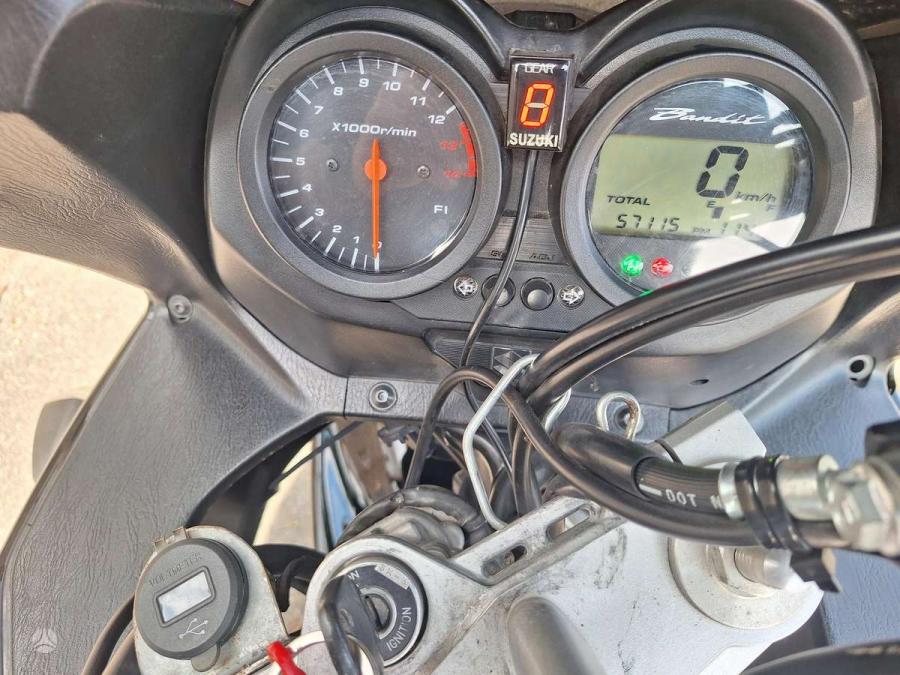 Melns Suzuki GSF 2009 Šauļi, ar dzinēja tilpumu 0.66 L un nobraukumu 57 tūkst. km par 2400 €, foto 12 vietnē AUTOMOTO.COM.LV