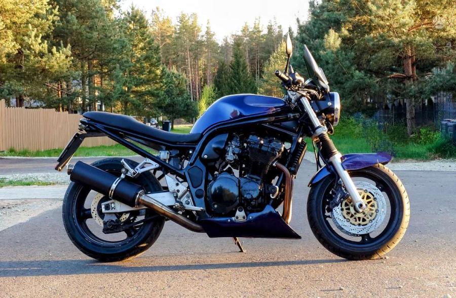 Zils Suzuki GSF 1996 Viļņa, ar dzinēja tilpumu 1.16 L un nobraukumu 35 tūkst. km par 1700 €, foto 1 vietnē AUTOMOTO.COM.LV