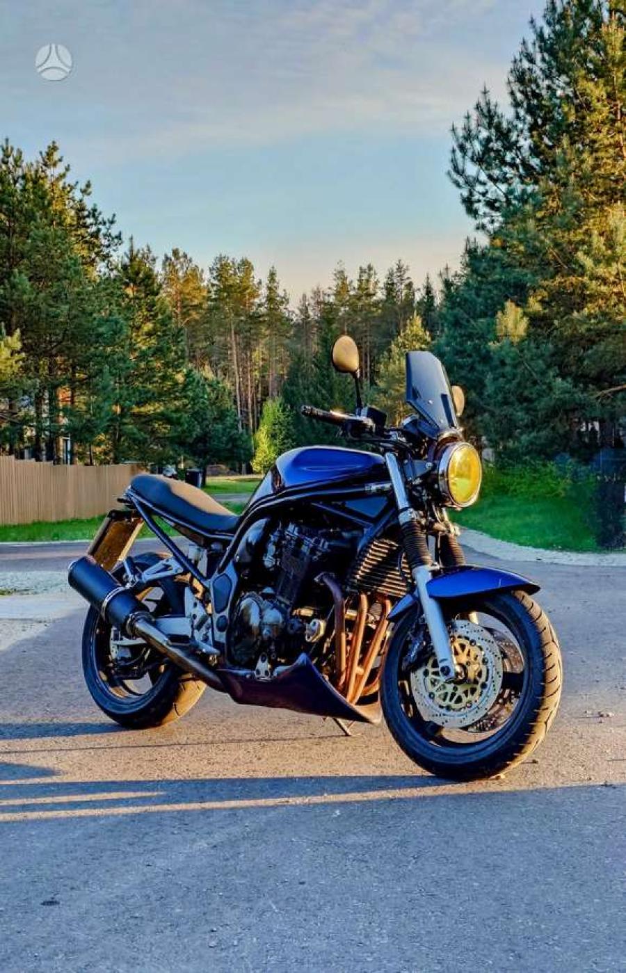 Zils Suzuki GSF 1996 Viļņa, ar dzinēja tilpumu 1.16 L un nobraukumu 35 tūkst. km par 1700 €, foto 3 vietnē AUTOMOTO.COM.LV