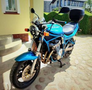 Blue Suzuki GSF 1996 in Vilnius, with an engine capacity of 0.60 L and mileage of 38 thousand km for 1100 €, photo  on AUTOMOTO.COM.LV