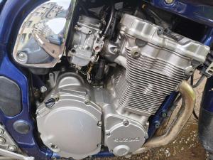 Zils Suzuki GSF 1999 Širvintos, ar dzinēja tilpumu 0.60 L un nobraukumu 22 tūkst. km par 1000 €, foto 4 vietnē AUTOMOTO.COM.LV