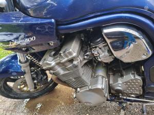 Zils Suzuki GSF 1999 Širvintos, ar dzinēja tilpumu 0.60 L un nobraukumu 22 tūkst. km par 1000 €, foto 7 vietnē AUTOMOTO.COM.LV