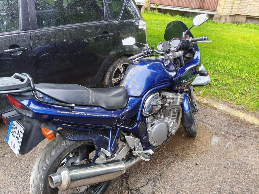 Zils Suzuki GSF 1999 Širvintos, ar dzinēja tilpumu 0.60 L un nobraukumu 22 tūkst. km par 1000 €, foto 11 vietnē AUTOMOTO.COM.LV