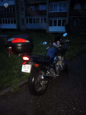 Zils Suzuki GSF 1999 Širvintos, ar dzinēja tilpumu 0.60 L un nobraukumu 22 tūkst. km par 1000 €, foto 17 vietnē AUTOMOTO.COM.LV