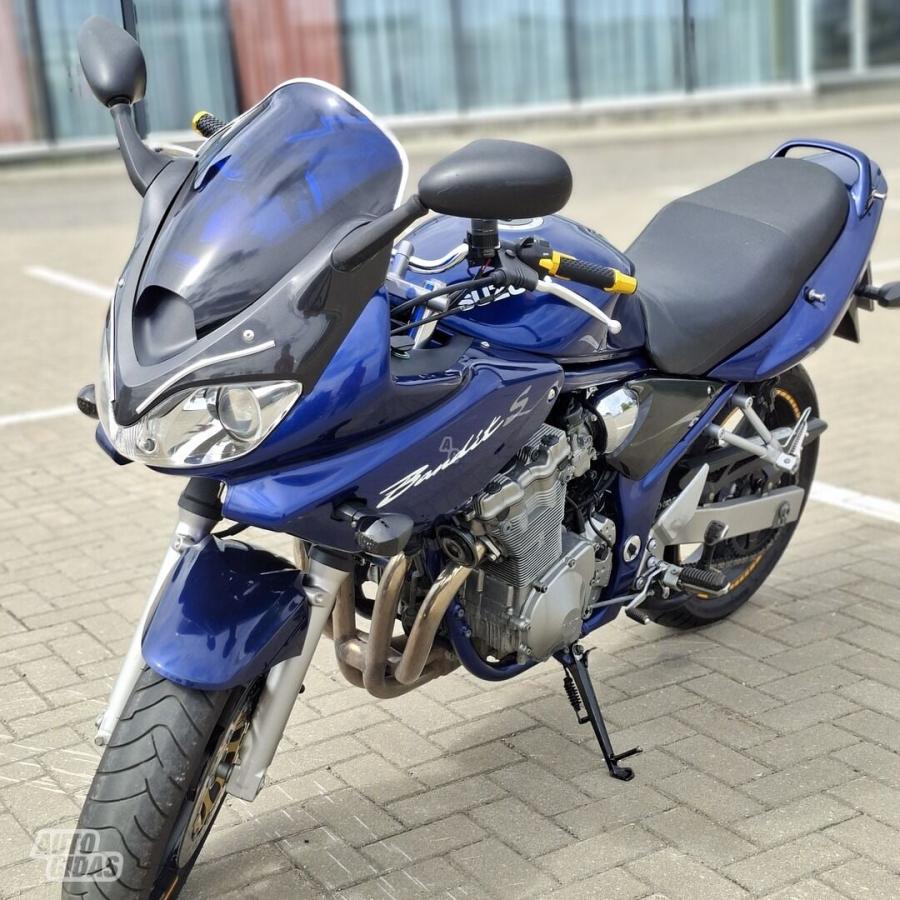 Blue Suzuki GSF 2000 in Panevezys, with an engine capacity of 0.60 L and mileage of 35 thousand km for 1800 €, photo 3 on AUTOMOTO.COM.LV