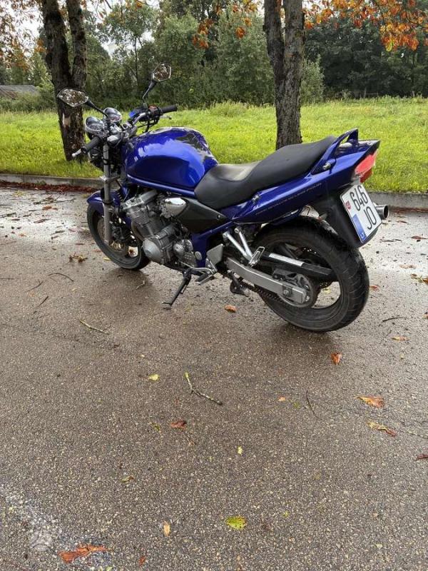 Blue Suzuki GSF 2000 in Taurage, with an engine capacity of 0.60 L and mileage of 36 thousand km for 1000 €, photo 5 on AUTOMOTO.COM.LV