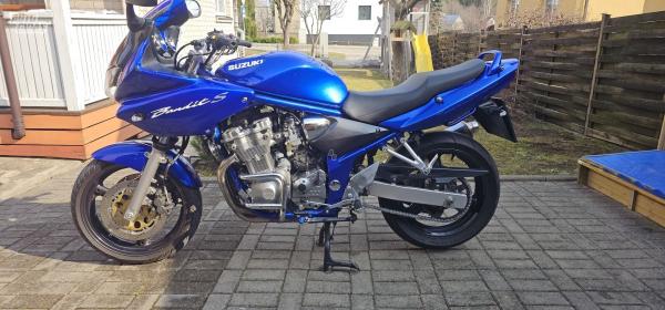 Zils Suzuki GSF 2001 Telšiai, ar dzinēja tilpumu 0.60 L un nobraukumu 46 tūkst. km par 1650 €, foto 2 vietnē AUTOMOTO.COM.LV