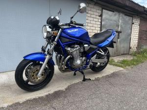 Blue Suzuki GSF 2001 in Birstonas, with an engine capacity of 0.60 L and mileage of 34 thousand km for 1999 €, photo 3 on AUTOMOTO.COM.LV