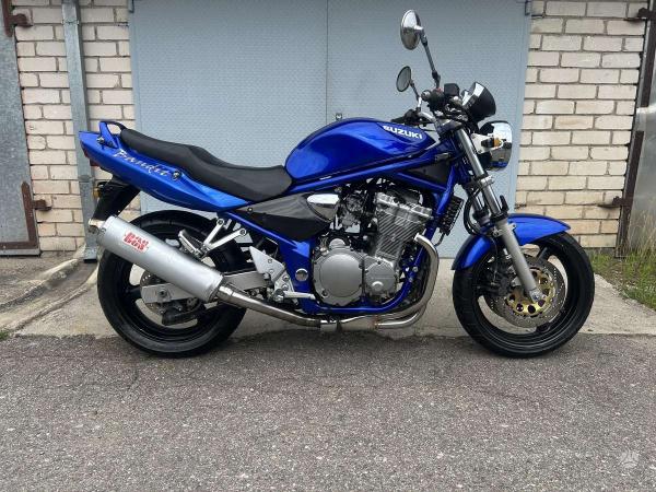 Zils Suzuki GSF 2001 Birštonas, ar dzinēja tilpumu 0.60 L un nobraukumu 34 tūkst. km par 1999 €, foto 3 vietnē AUTOMOTO.COM.LV