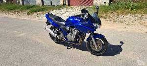 Zils Suzuki GSF 2001 Druskininkai, ar dzinēja tilpumu 0.60 L un nobraukumu 65 tūkst. km par 1000 €, foto  vietnē AUTOMOTO.COM.LV