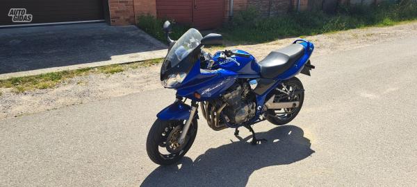 Zils Suzuki GSF 2001 Druskininkai, ar dzinēja tilpumu 0.60 L un nobraukumu 65 tūkst. km par 1000 €, foto 2 vietnē AUTOMOTO.COM.LV