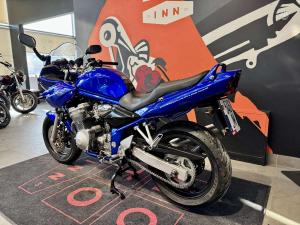 Zils Suzuki GSF 2002 Viļņa, ar dzinēja tilpumu 0.60 L un nobraukumu 48 tūkst. km par 1999 €, foto 4 vietnē AUTOMOTO.COM.LV