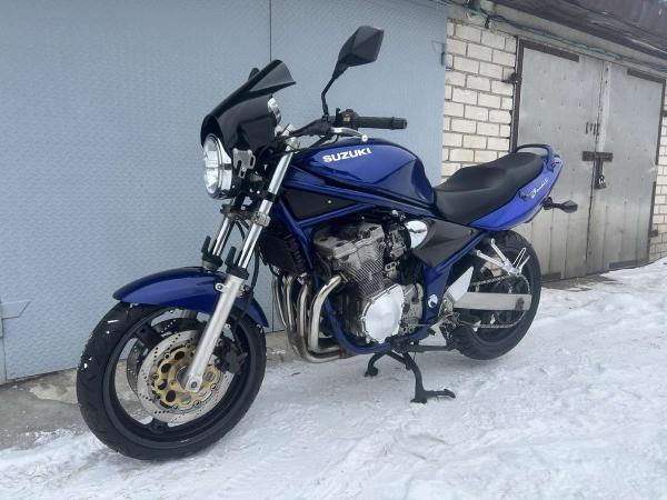 Blue Suzuki GSF 2002 in Birstonas, with an engine capacity of 0.60 L and mileage of 30 thousand km for 1999 €, photo 2 on AUTOMOTO.COM.LV