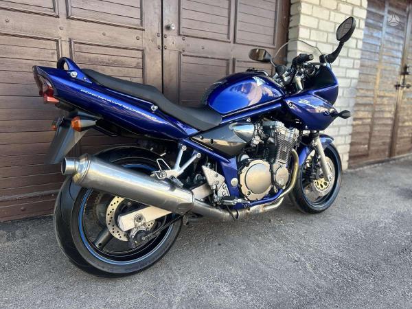 Blue Suzuki GSF 2002 in Birstonas, with an engine capacity of 0.60 L and mileage of 20 thousand km for 1999 €, photo 6 on AUTOMOTO.COM.LV