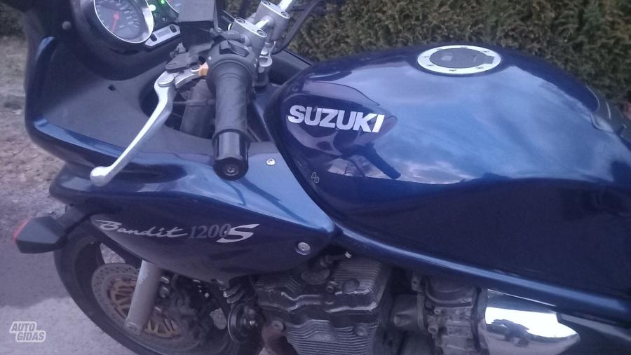 Zils Suzuki GSF 2002 Viļņa, ar dzinēja tilpumu 1.20 L un nobraukumu 77 tūkst. km par 2350 €, foto 18 vietnē AUTOMOTO.COM.LV