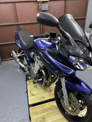 Zils Suzuki GSF 2003 Kauņa, ar dzinēja tilpumu 0.60 L un nobraukumu 35 tūkst. km par 1400 €, foto 6 vietnē AUTOMOTO.COM.LV