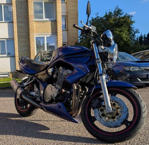 Zils Suzuki GSF 2003 Kauņa, ar dzinēja tilpumu 0.60 L un nobraukumu 56 tūkst. km par 1300 €, foto 1 vietnē AUTOMOTO.COM.LV