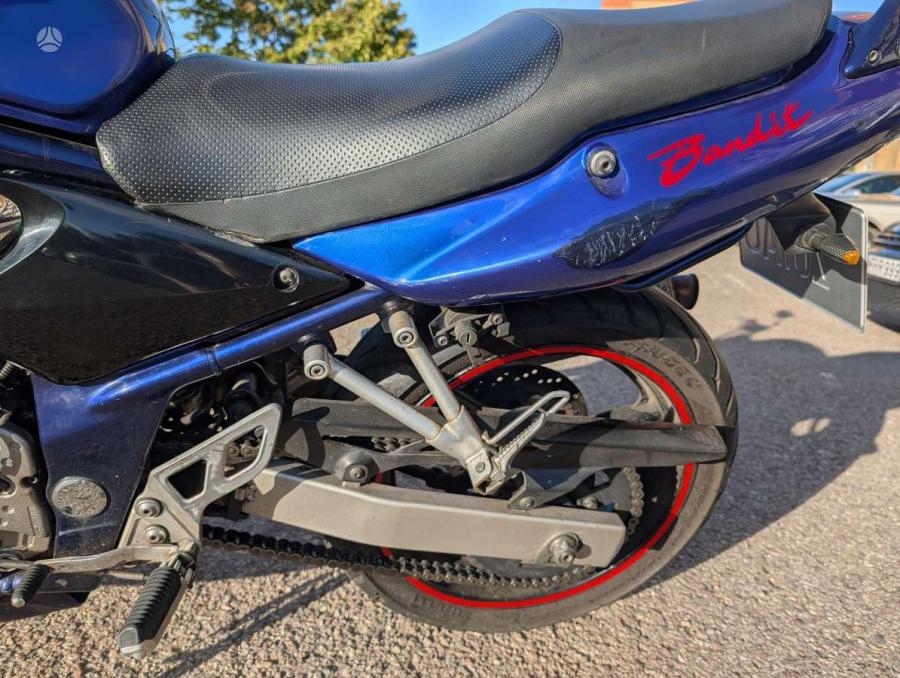 Zils Suzuki GSF 2003 Kauņa, ar dzinēja tilpumu 0.60 L un nobraukumu 56 tūkst. km par 1300 €, foto 4 vietnē AUTOMOTO.COM.LV
