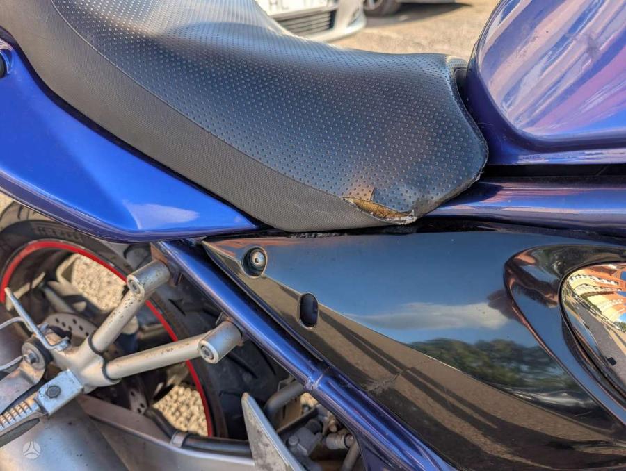 Zils Suzuki GSF 2003 Kauņa, ar dzinēja tilpumu 0.60 L un nobraukumu 56 tūkst. km par 1300 €, foto 7 vietnē AUTOMOTO.COM.LV