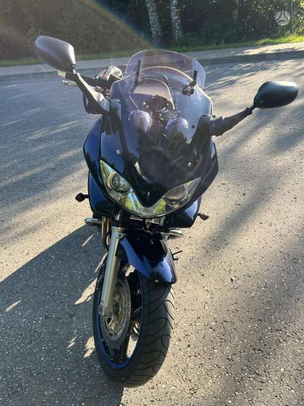 Zils Suzuki GSF 2004 Viļņa, ar dzinēja tilpumu 1.20 L un nobraukumu 15 tūkst. km par 2500 €, foto 5 vietnē AUTOMOTO.COM.LV