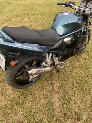 Blue Suzuki GSF 2005 in Jonava, with an engine capacity of 1.20 L and mileage of 49 thousand km for 1950 €, photo 6 on AUTOMOTO.COM.LV