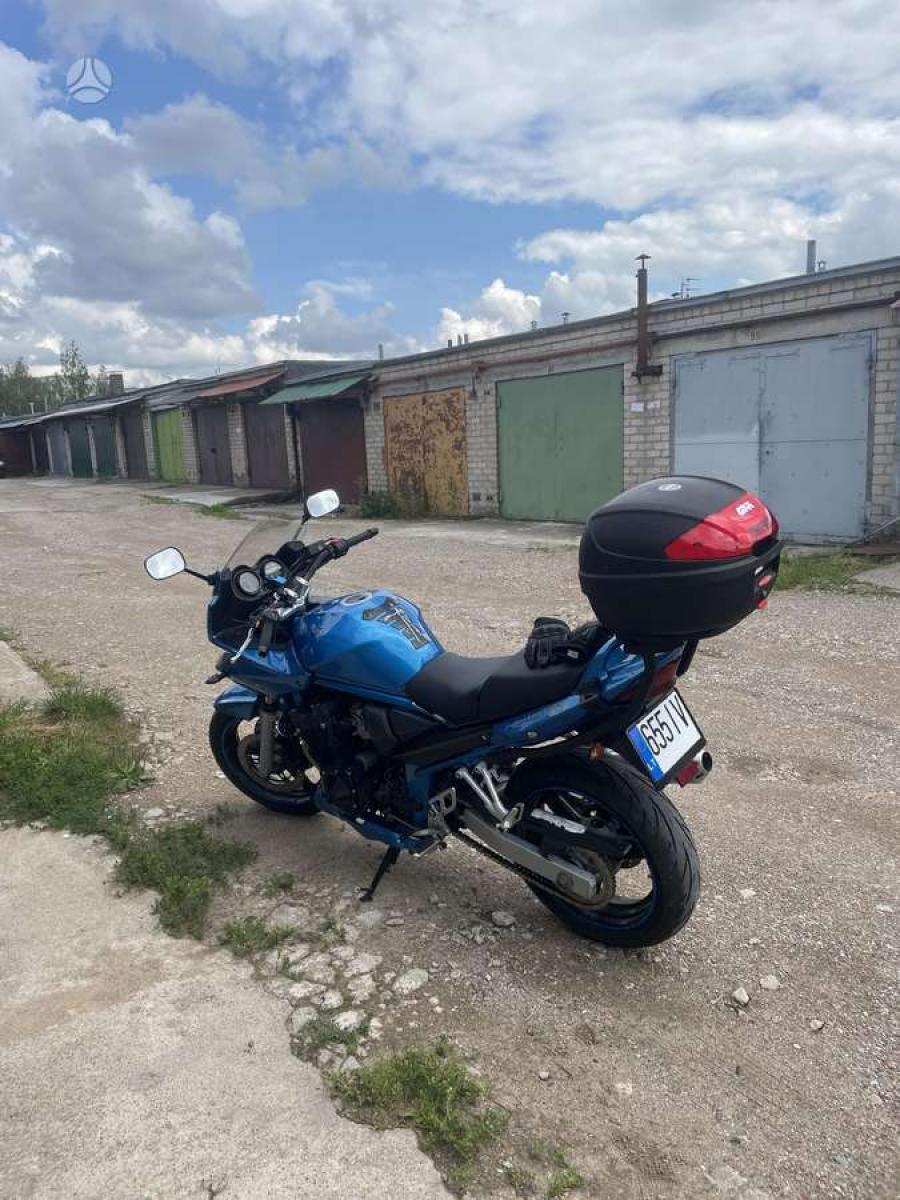 Zils Suzuki GSF 2006 Jonava, ar dzinēja tilpumu 0.66 L un nobraukumu 40 tūkst. km par 2000 €, foto 7 vietnē AUTOMOTO.COM.LV