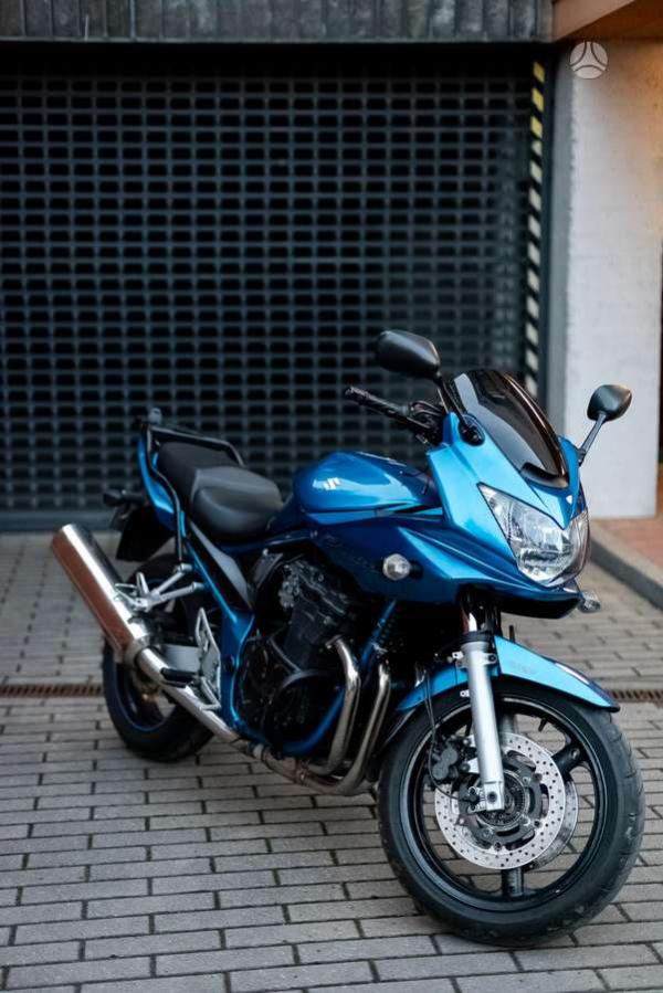 Zils Suzuki GSF 2006 Kauņa, ar dzinēja tilpumu 0.66 L un nobraukumu 57 tūkst. km par 1850 €, foto 1 vietnē AUTOMOTO.COM.LV