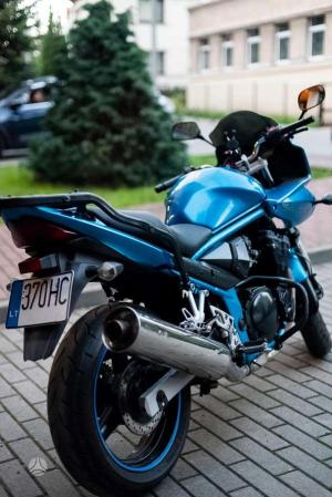 Zils Suzuki GSF 2006 Kauņa, ar dzinēja tilpumu 0.66 L un nobraukumu 57 tūkst. km par 1850 €, foto 5 vietnē AUTOMOTO.COM.LV