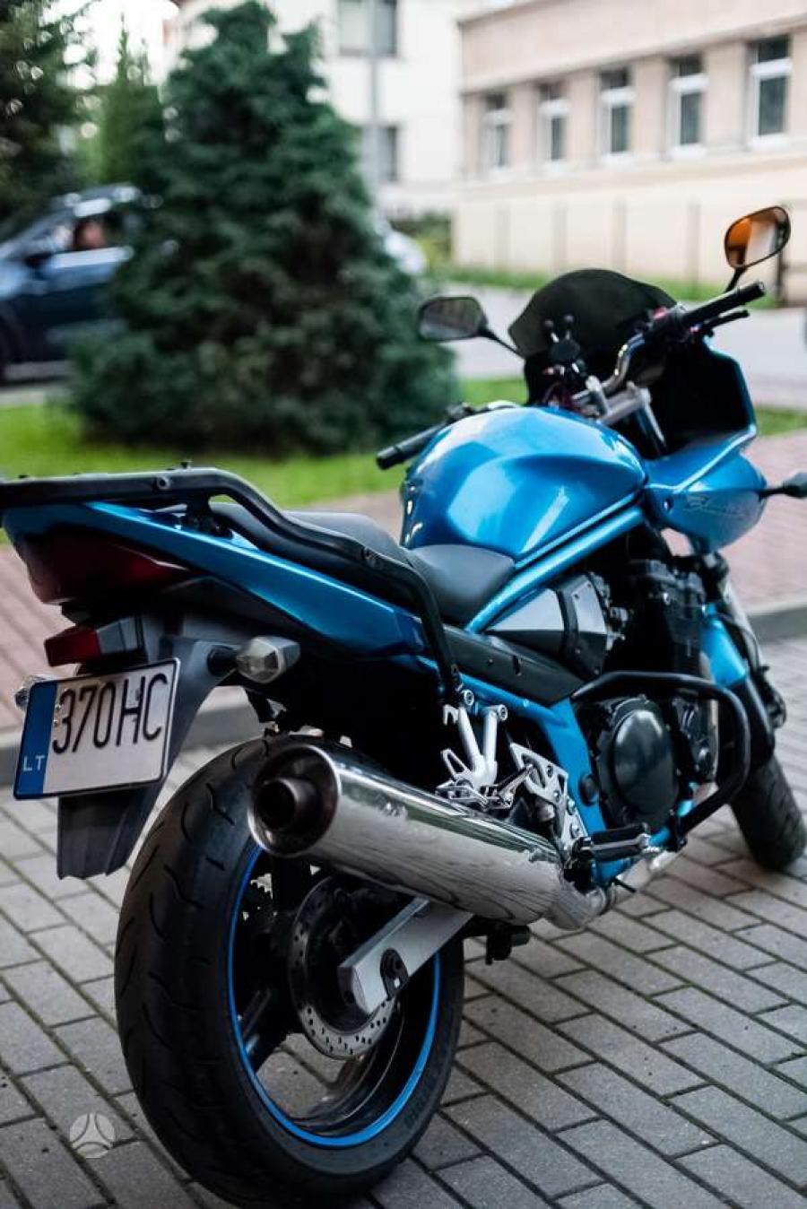 Zils Suzuki GSF 2006 Kauņa, ar dzinēja tilpumu 0.66 L un nobraukumu 57 tūkst. km par 1850 €, foto 5 vietnē AUTOMOTO.COM.LV