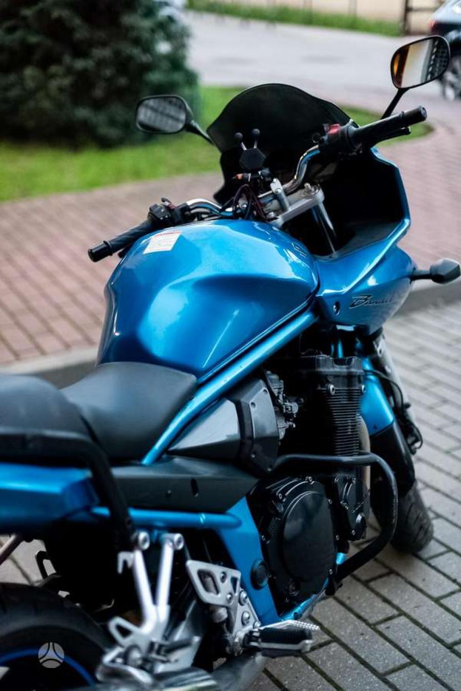 Zils Suzuki GSF 2006 Kauņa, ar dzinēja tilpumu 0.66 L un nobraukumu 57 tūkst. km par 1850 €, foto 6 vietnē AUTOMOTO.COM.LV