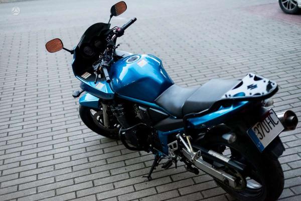 Zils Suzuki GSF 2006 Kauņa, ar dzinēja tilpumu 0.66 L un nobraukumu 57 tūkst. km par 1850 €, foto 6 vietnē AUTOMOTO.COM.LV